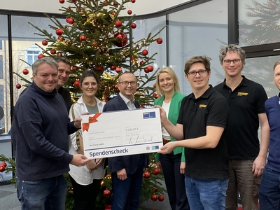 Scheckübergabe BIM - IKK